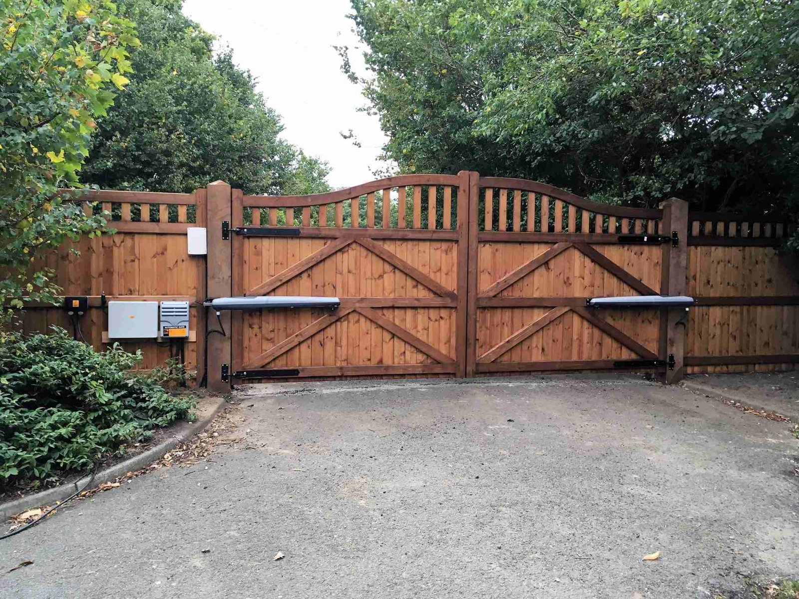 Bespoke timber fencing & gate automation in Colchester